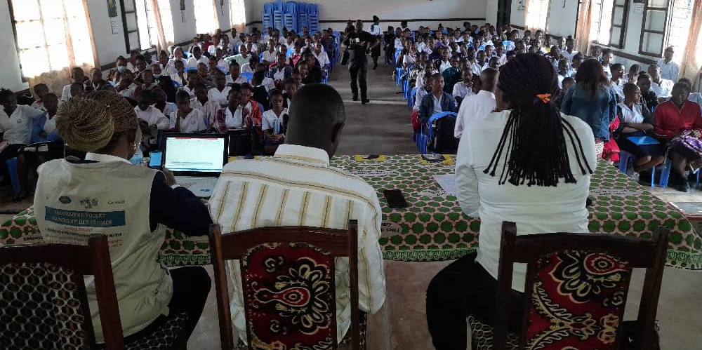 harcèlement sexuel en ligne : les filles du lycée Anuarité de Kisangani ...